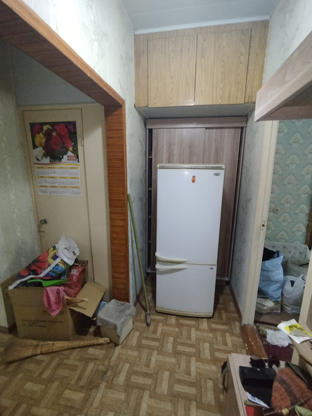 Продается Своя!!! Массив Феруза 2/1/5, 2*6 балкон.