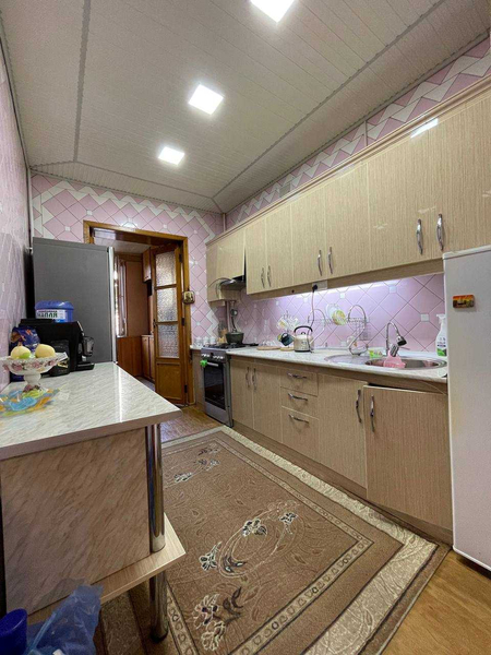 (К126992) Продается 4-х комнатная квартира в Шайхантахурском районе.