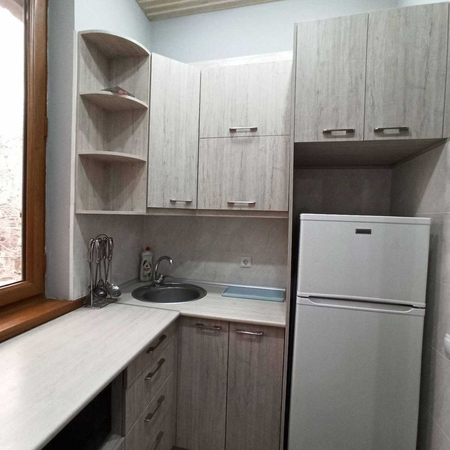 м.Буюк Ипак Йули ,около метро 2-комнатная 2/5 52 м² ремонт меб/тех