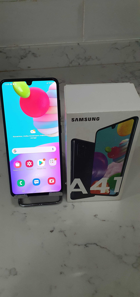 Продам Samsung A41 в отличном состоянии