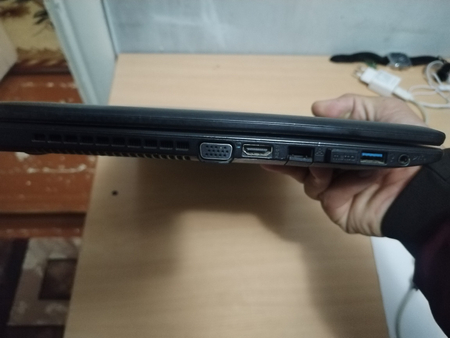 Asus noutbook sotiladi xolati ideal juda zor ishledi qotmidi