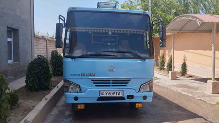 Срочно Исузу автобус сотилади. Йили 2007. Состояния яхши!