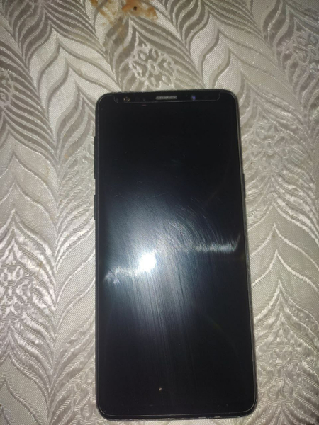 samsung s 9 xolati  yaxshi