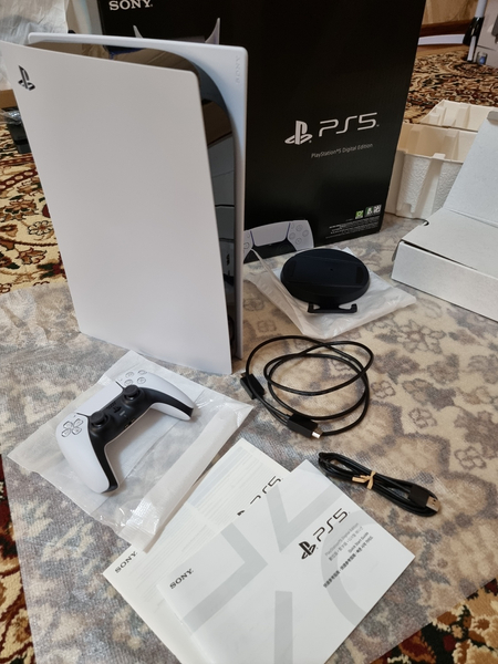 Продам PS5 Digital Edition с топ играми. В отличном состоянии.