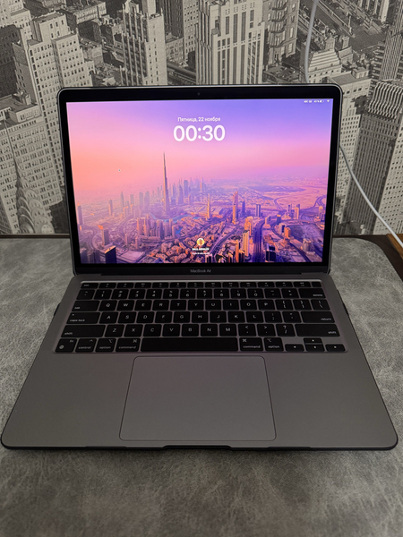 Продаю MacBook Air M1 – Отличное состояние!