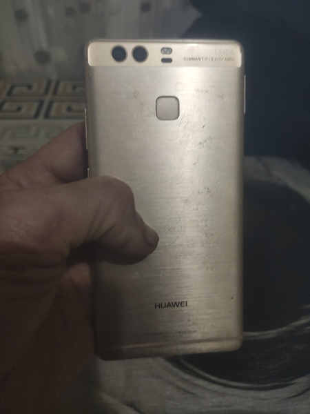 Продаю флагман Huawei al10 память 4/64