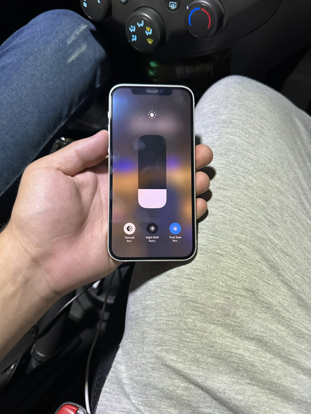 iPhone 12 с гарантией