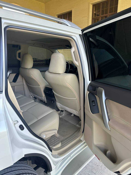 Toyota Land Cruiser Prado 150 год 2023