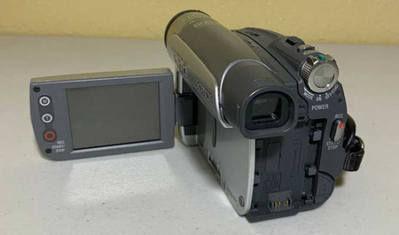 Продам видеокамеру Panasonic VDR-D31O
