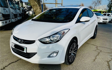 Hyundai elantra 2012 года