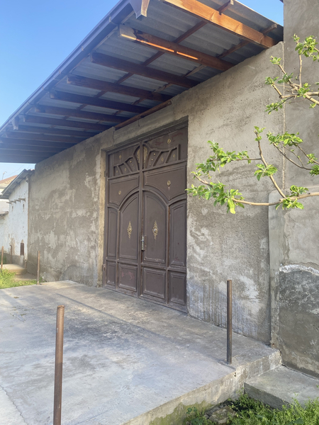 Xovli sotiladi 61 bozorni orqa tarafidan