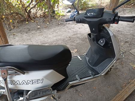 Skuter sotiladi Holati yaxshi