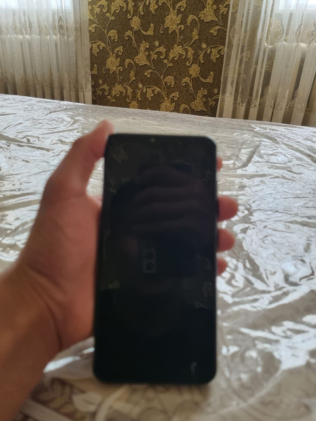 Mi 8 layt 4/64 usta koʼrmagan
