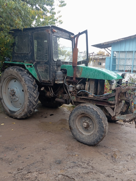 Traktor sotiladi