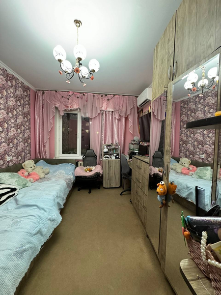 Продам 2 ком квартиру улучшенной планировки, мас. Феруза