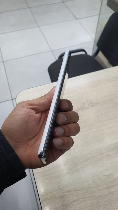 Samsung s20fe holati idyal