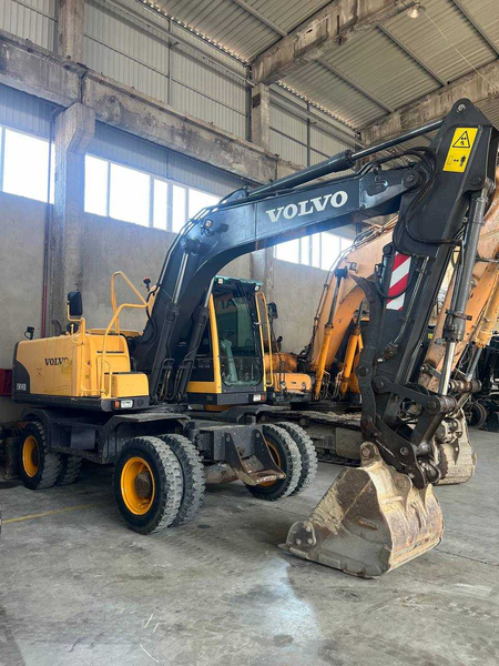 Экскаватор VOLVO EW145BP 2013 год