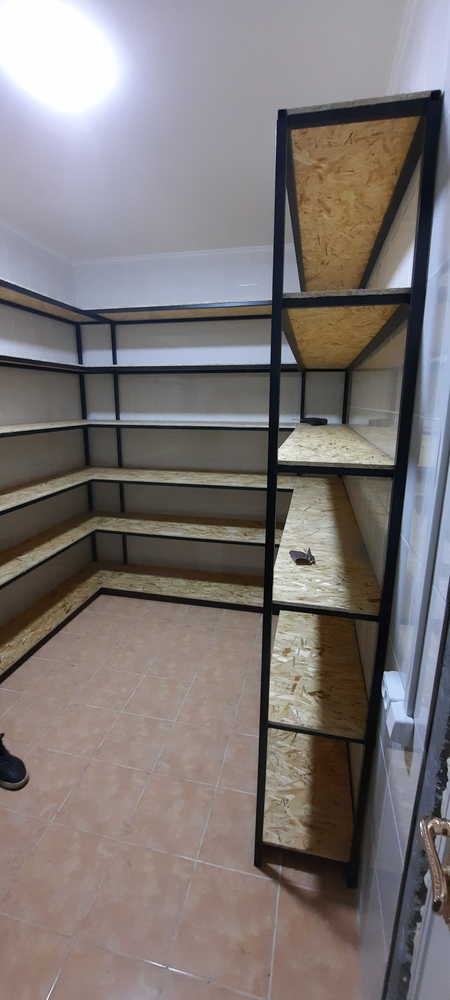 Стеллажи на заказ любых вариантов
