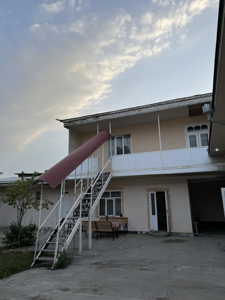 Guliston shahrida tayyor hovli