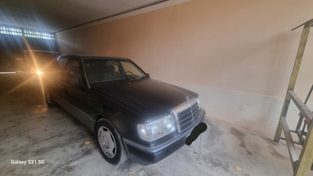 Продаётся авто w124 мерседес в харошем состаяния
