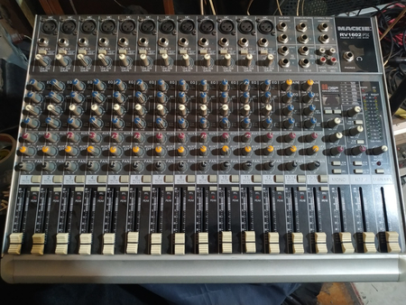 Микшерный пульт Mackie RV1602FX
