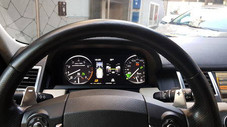 TFT tablo Range Rover uchun