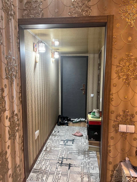 Чиланзар 2_ Гагарина 2/2/4 Школа 163 Продается
