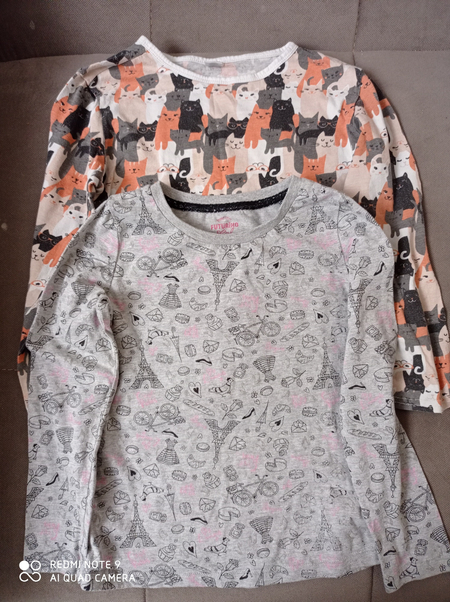 Кофточки для девочки 8  - 9 лет.Трикотажные.25000 каждая.