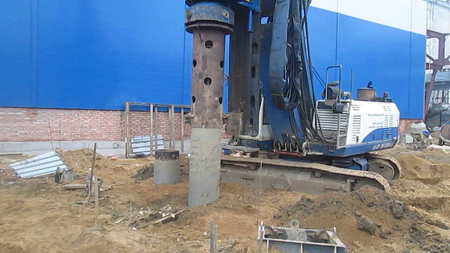 Бурение скважин для свай и работы заливки и армирования свай