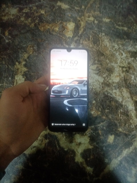 Redmi 7 obmenham bor ustiga 1 2 somham beraman