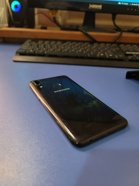 Samsung A10s sotiladi