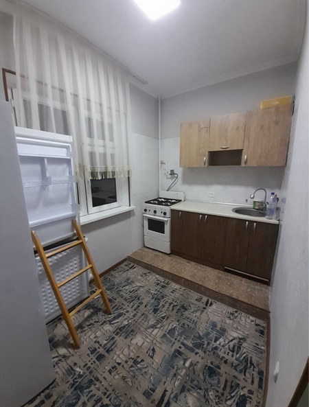 Ijaraga uy beriladi Yashnabod 3-bekat oldida 2xona 3xona qilingan