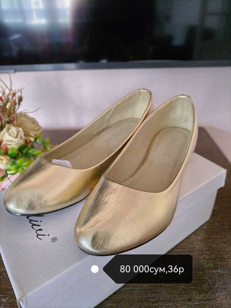 Продам ролики,сумки и туфли.