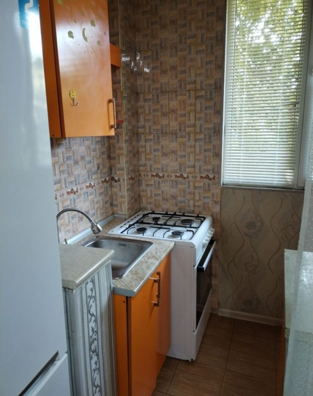 ! Чилонзор 18 1в2ком 33м2 3этаж
Бал1,5*3