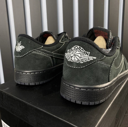 NIKE JORDAN 1 Black Phantom