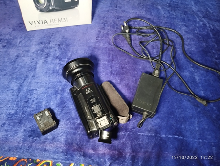 Canon video foto kamera sotiladi