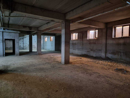 Продается цокольный этаж 1100м². Ор-р: Мегаполис.
