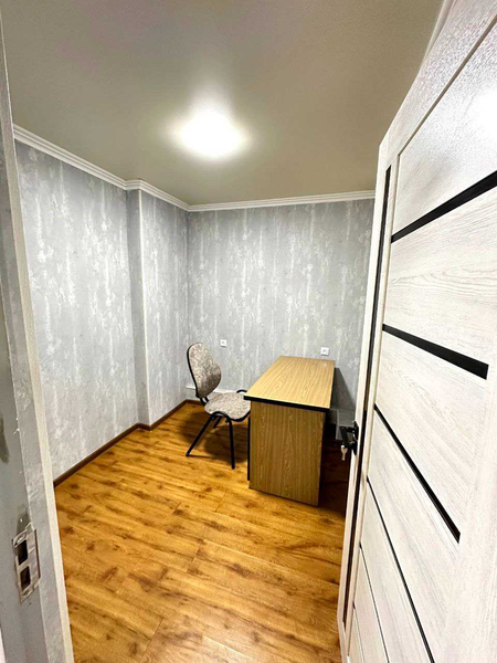 ул. Мукумий 2в3/3/4, кирпич, балкон 2х6, не торец, чиланзар 1 кв.