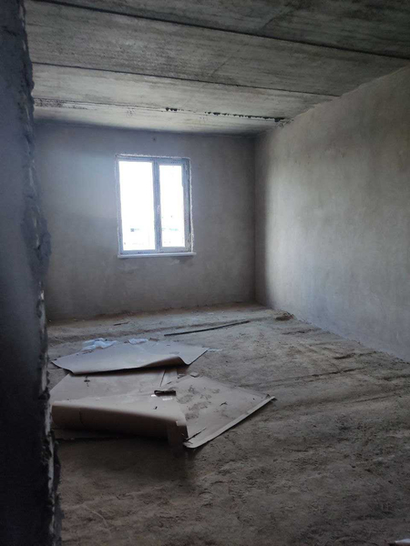Srochno 3 xonali yangi qurilgan uy sotiladi.