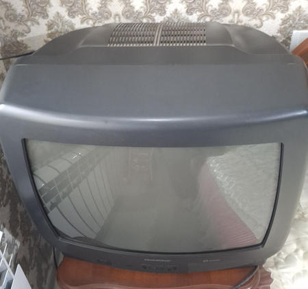 TV Goldstar, rangli.