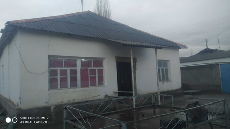 Уй сотилади 8 сотик