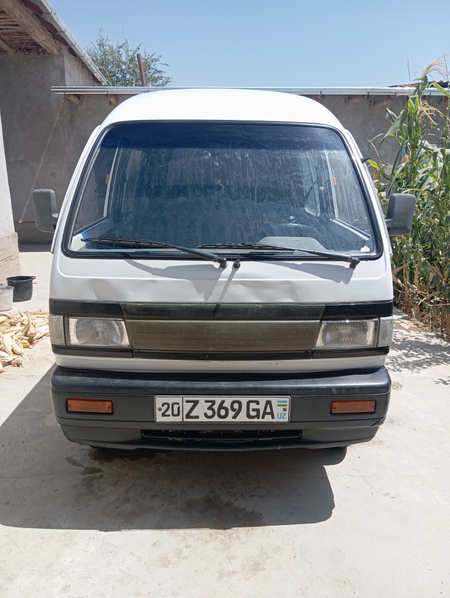 Damas holati yaxshi yili 2001 Balonlari yangi  amarzatr yangi