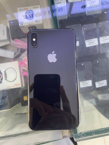 Iphone xs max qora