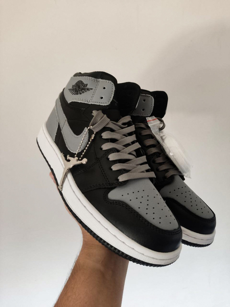 Кроссовки Nike Air Jordan 1