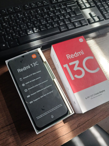 Redmi 13c xotira 6/128 1 xafta boʻldi olinganiga