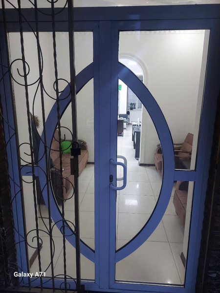 Городской Суд | 84кв - нежилое помещение вдоль дороги Продажа