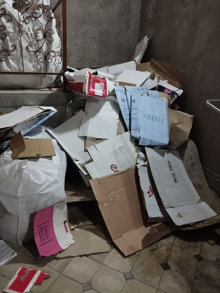 Karton qogoz olamiz 1200sumdan abyomga qarab  Metallom 3000