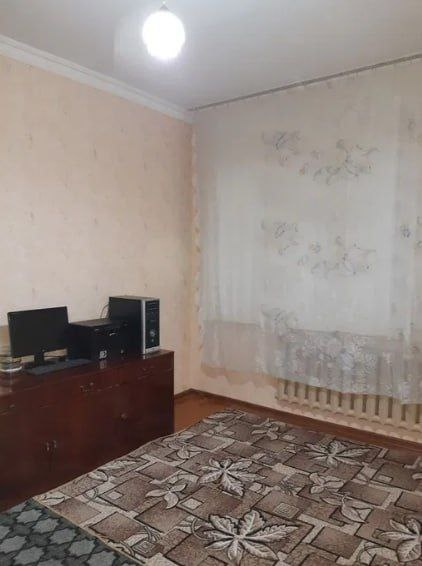 Чиланзарский р-он 2 квартал 2/1/4 Зеркалка