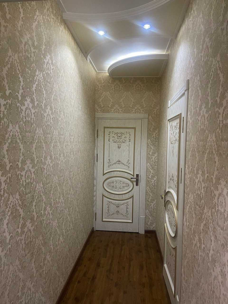 продается 5/1/4 евро, подвал, палисадник, отдельн вход  Себзор Себзар
