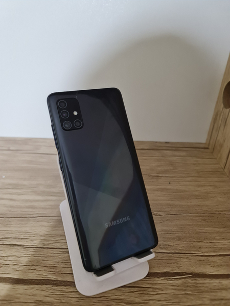 Samsung A51 sotilado